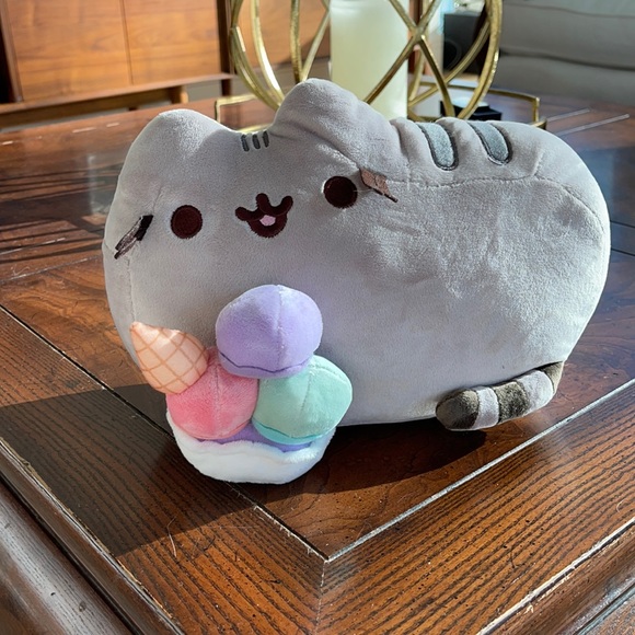 Pusheen | Toys | Pusheen Ice Cream Snackable Euc | Poshmark